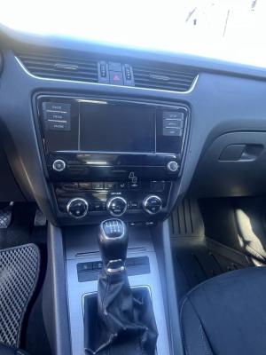 Zils Skoda Octavia 2017 Viļņa, ar dzinēja tilpumu 2.00 L un nobraukumu 463 tūkst. km par 5850 €, foto 10 vietnē AUTOMOTO.COM.LV