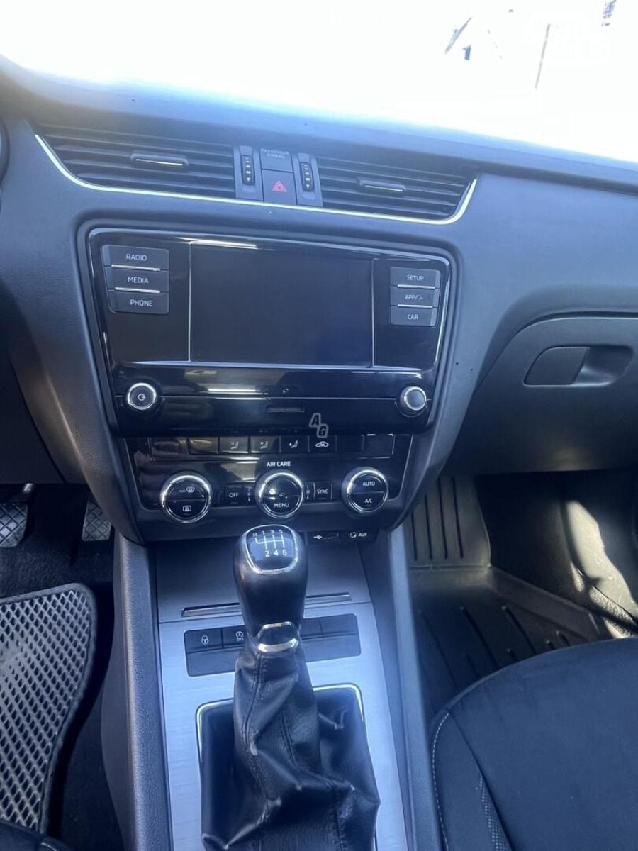 Zils Skoda Octavia 2017 Viļņa, ar dzinēja tilpumu 2.00 L un nobraukumu 463 tūkst. km par 5850 €, foto 10 vietnē AUTOMOTO.COM.LV