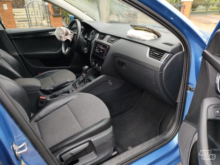 Zils Skoda Octavia 2017 Šauļi, ar dzinēja tilpumu 1.60 L un nobraukumu 269 tūkst. km par 3700 €, foto 23 vietnē AUTOMOTO.COM.LV
