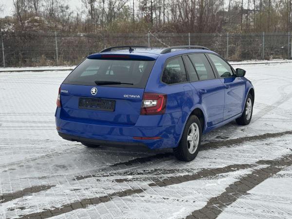 Blue Skoda Octavia 2018 in Marijampole, with an engine capacity of 1.60 L and mileage of 301 thousand km for 6700 €, photo 5 on AUTOMOTO.COM.LV