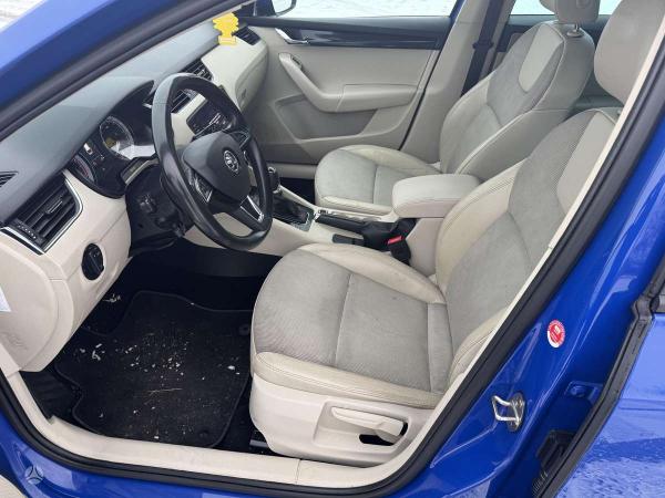 Blue Skoda Octavia 2018 in Marijampole, with an engine capacity of 1.60 L and mileage of 301 thousand km for 6700 €, photo 9 on AUTOMOTO.COM.LV