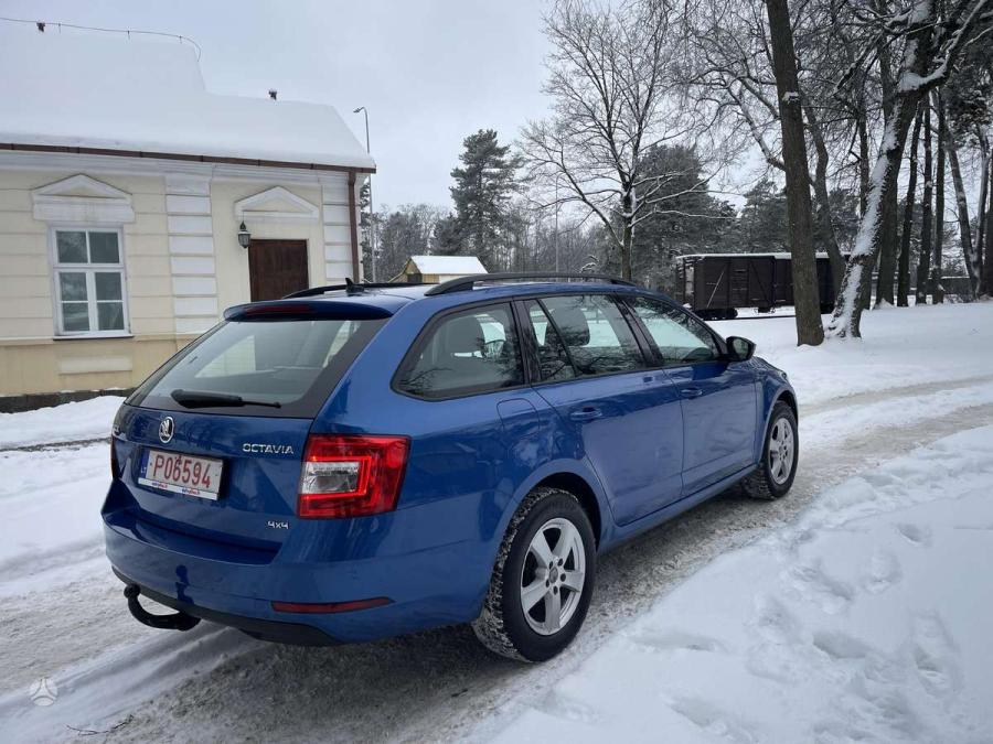 Blue Skoda Octavia 2018 in Utena, with an engine capacity of 1.97 L and mileage of 313 thousand km for 8350 €, photo 5 on AUTOMOTO.COM.LV
