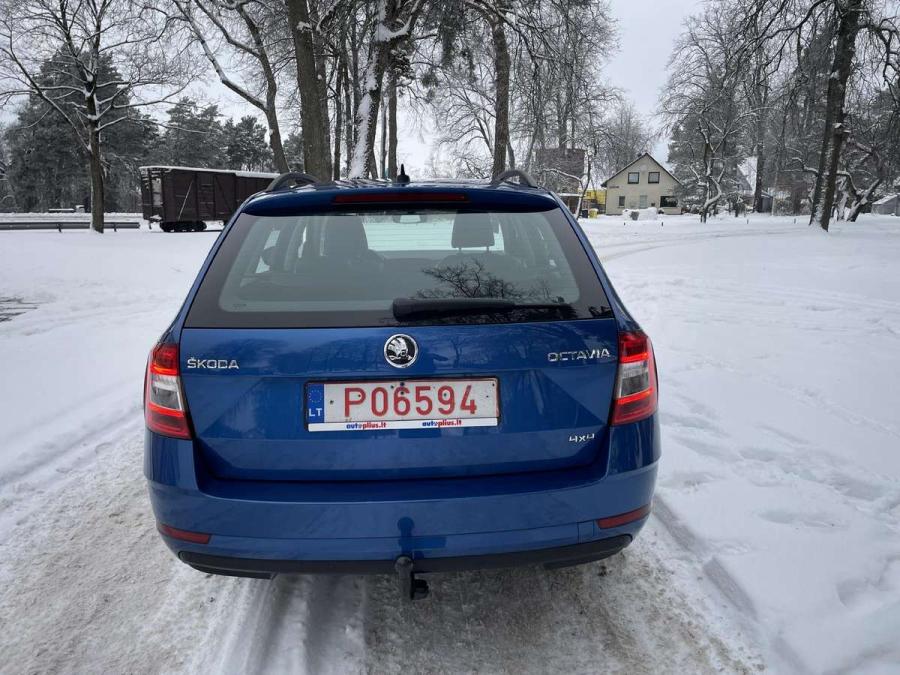 Blue Skoda Octavia 2018 in Utena, with an engine capacity of 1.97 L and mileage of 313 thousand km for 8350 €, photo 9 on AUTOMOTO.COM.LV
