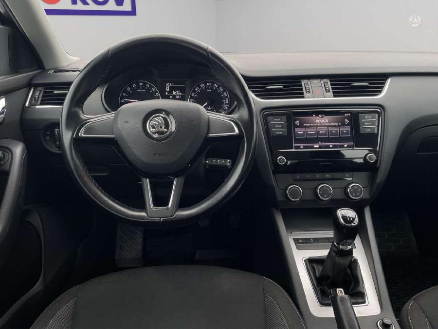 Zils Skoda Octavia 2018 Viļņa, ar dzinēja tilpumu 1.60 L un nobraukumu 134 tūkst. km par 12499 €, foto 12 vietnē AUTOMOTO.COM.LV