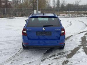 Blue Skoda Octavia 2018 in Marijampole, with an engine capacity of 1.60 L and mileage of 301 thousand km for 6700 €, photo 4 on AUTOMOTO.COM.LV