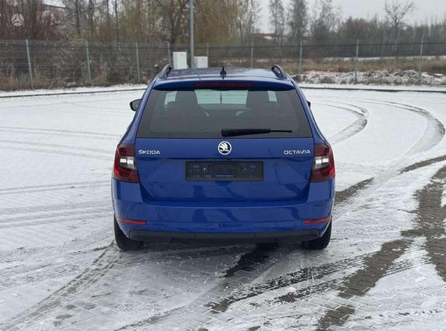 Blue Skoda Octavia 2018 in Marijampole, with an engine capacity of 1.60 L and mileage of 301 thousand km for 6700 €, photo 4 on AUTOMOTO.COM.LV