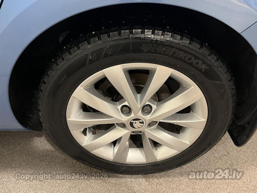 Zils Skoda Octavia 2018 Tallina, ar dzinēja tilpumu 1.40 L un nobraukumu 151 tūkst. km par 9900 €, foto 21 vietnē AUTOMOTO.COM.LV