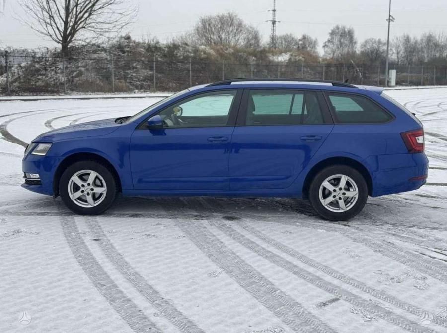 Blue Skoda Octavia 2018 in Marijampole, with an engine capacity of 1.60 L and mileage of 302 thousand km for 6600 €, photo 2 on AUTOMOTO.COM.LV