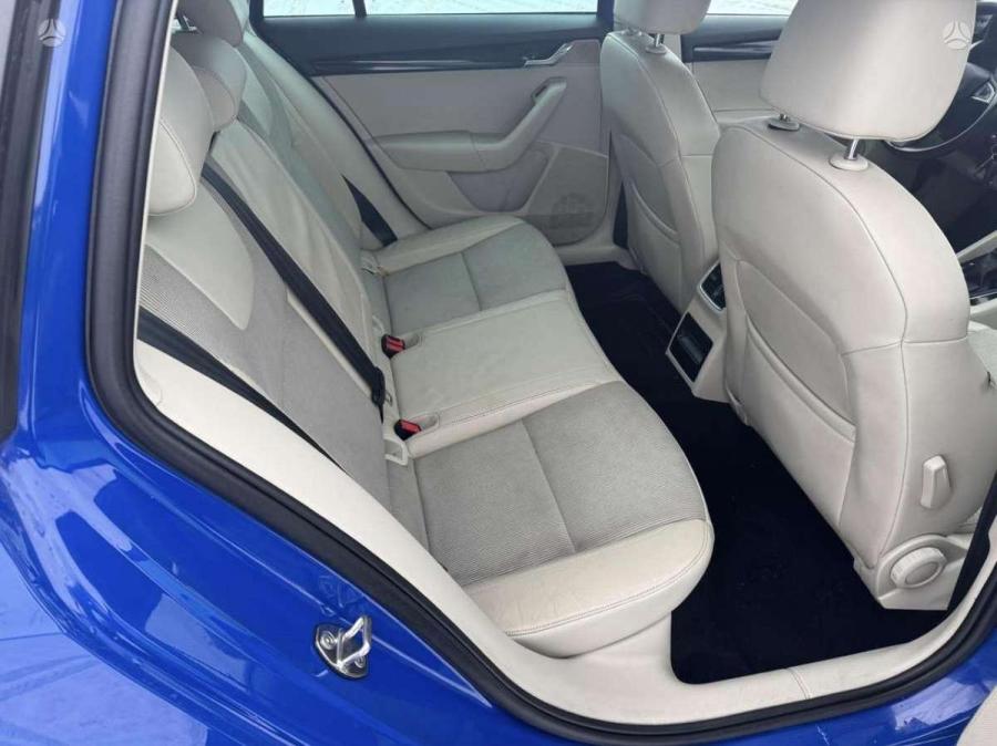 Blue Skoda Octavia 2018 in Marijampole, with an engine capacity of 1.60 L and mileage of 302 thousand km for 6600 €, photo 13 on AUTOMOTO.COM.LV