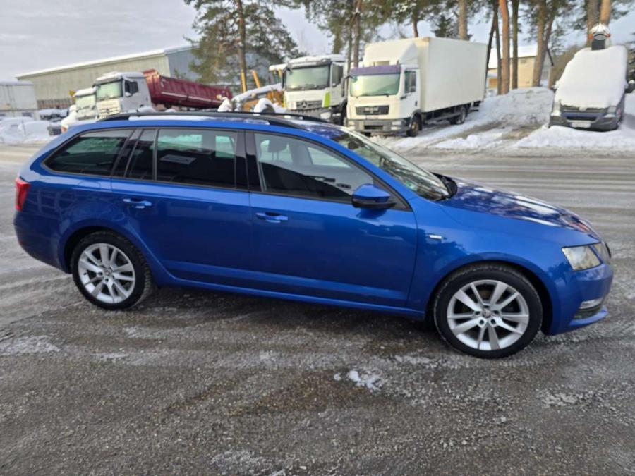 Blue Skoda Octavia 2018 in Utena, with an engine capacity of 1.60 L and mileage of 224 thousand km for 7600 €, photo 7 on AUTOMOTO.COM.LV