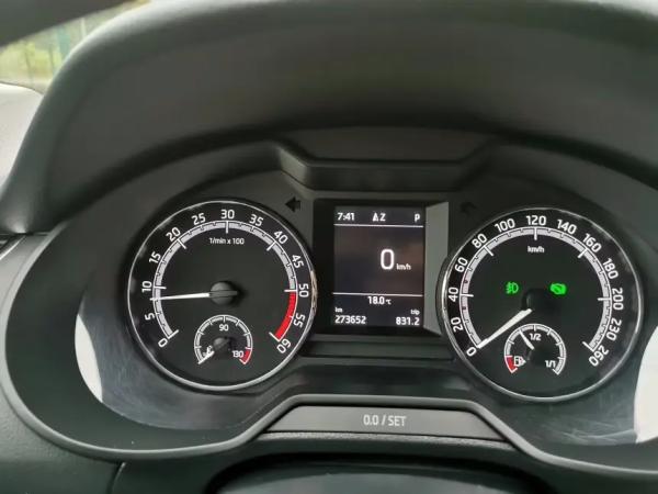 Синий Шкода Октавия 2018 в Кулдига, объемом двигателя 1.60 л и пробегом 274 тыс. км за 10700 €, фото 9 на AUTOMOTO.COM.LV