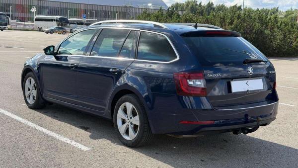 Blue Skoda Octavia 2018 in Siauliai, with an engine capacity of 1.97 L and mileage of 311 thousand km for 8050 €, photo 4 on AUTOMOTO.COM.LV