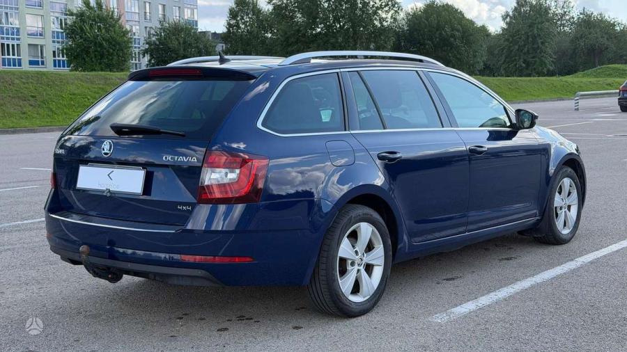 Blue Skoda Octavia 2018 in Siauliai, with an engine capacity of 1.97 L and mileage of 311 thousand km for 8050 €, photo 6 on AUTOMOTO.COM.LV