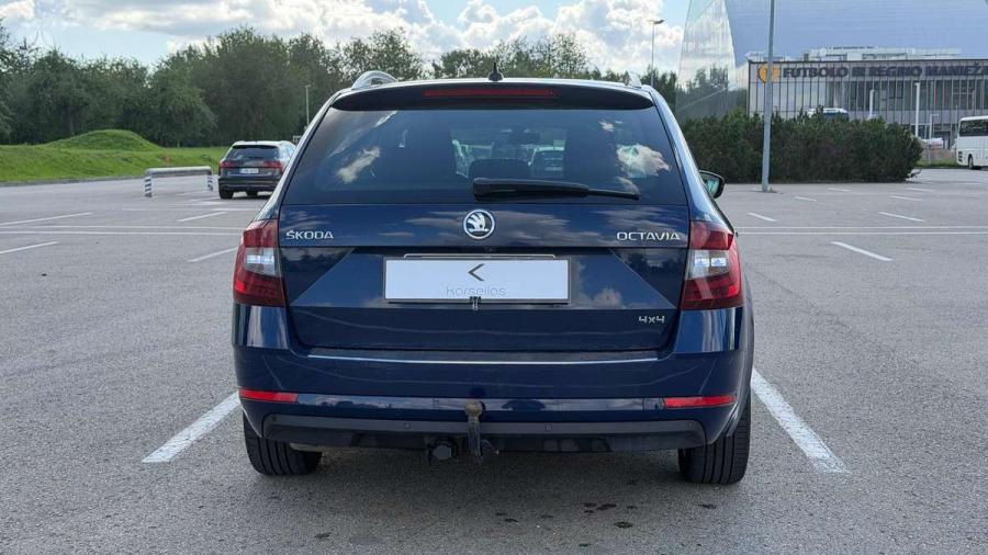 Blue Skoda Octavia 2018 in Siauliai, with an engine capacity of 1.97 L and mileage of 311 thousand km for 8050 €, photo 7 on AUTOMOTO.COM.LV