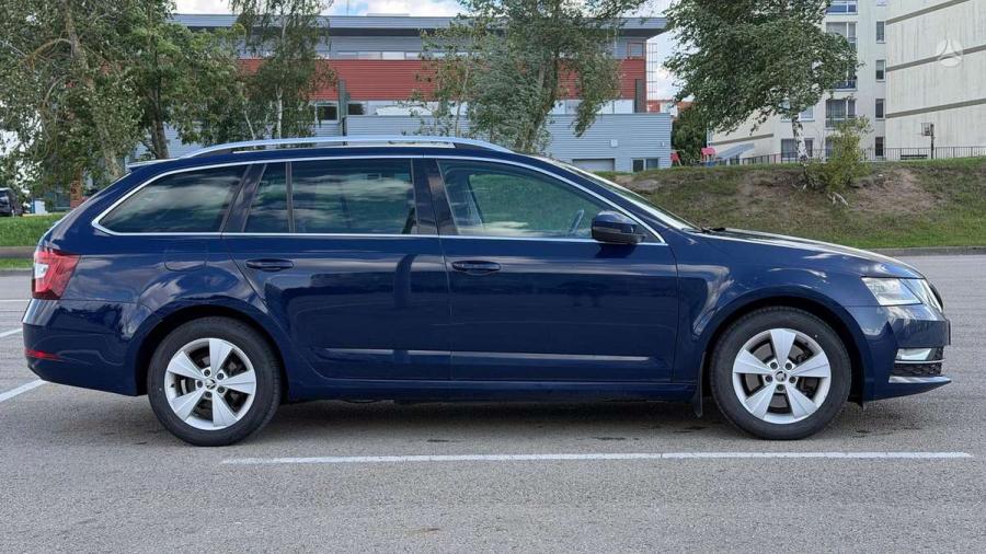 Blue Skoda Octavia 2018 in Siauliai, with an engine capacity of 1.97 L and mileage of 311 thousand km for 8050 €, photo 8 on AUTOMOTO.COM.LV