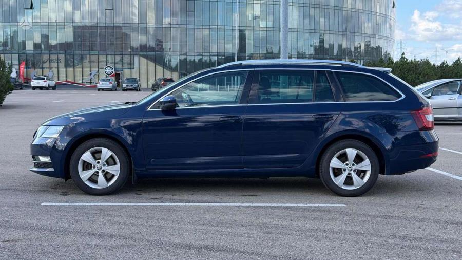 Blue Skoda Octavia 2018 in Siauliai, with an engine capacity of 1.97 L and mileage of 311 thousand km for 8050 €, photo 9 on AUTOMOTO.COM.LV