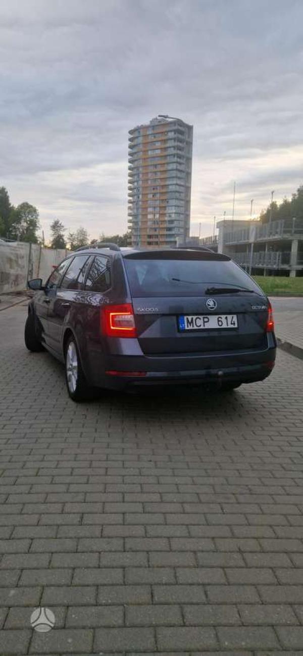 Blue Skoda Octavia 2018 in Vilnius, with an engine capacity of 1.40 L and mileage of 187 thousand km for 7400 €, photo 5 on AUTOMOTO.COM.LV