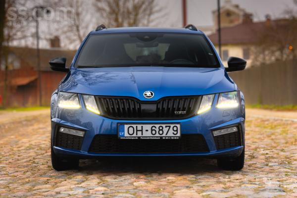 Blue Skoda Octavia 2019 in Jelgava, with an engine capacity of 2.00 L and mileage of 221 thousand km for 18700 €, photo 3 on AUTOMOTO.COM.LV