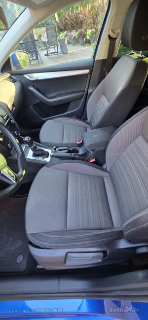 Zils Skoda Octavia 2019 Tallina, ar dzinēja tilpumu 1.50 L un nobraukumu 195 tūkst. km par 8700 €, foto 11 vietnē AUTOMOTO.COM.LV