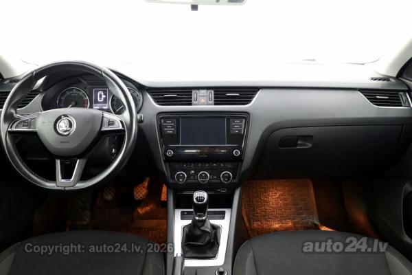 Blue Skoda Octavia 2019 in Tallinn, with an engine capacity of 1.50 L and mileage of 219 thousand km for 3499 €, photo 5 on AUTOMOTO.COM.LV