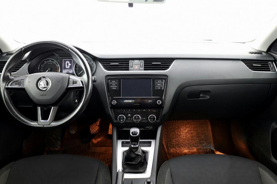 Blue Skoda Octavia 2019 in Tallinn, with an engine capacity of 1.50 L and mileage of 219 thousand km for 3499 €, photo 13 on AUTOMOTO.COM.LV