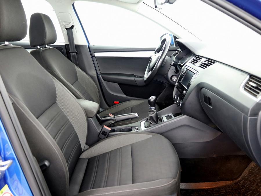 Blue Skoda Octavia 2019 in Tallinn, with an engine capacity of 1.50 L and mileage of 219 thousand km for 3499 €, photo 14 on AUTOMOTO.COM.LV
