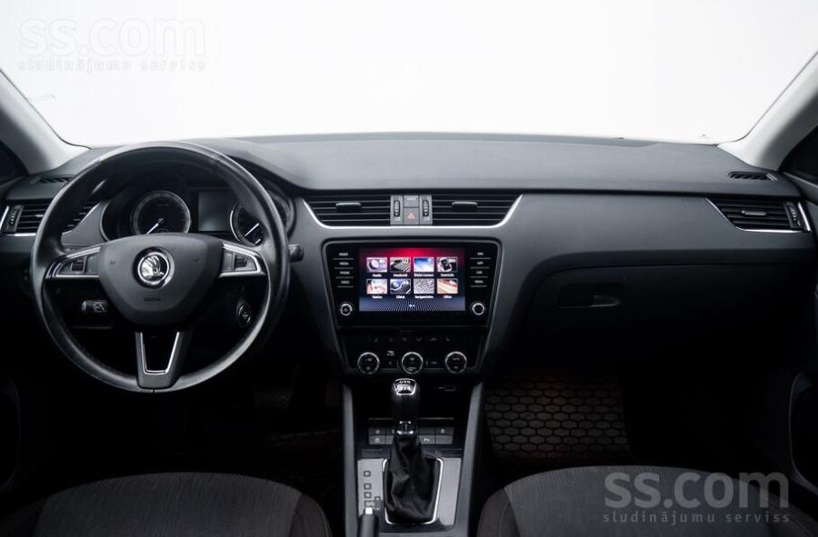 Blue Skoda Octavia 2019 in Tallinn, with an engine capacity of 2.00 L and mileage of 224 thousand km for 10999 €, photo 3 on AUTOMOTO.COM.LV