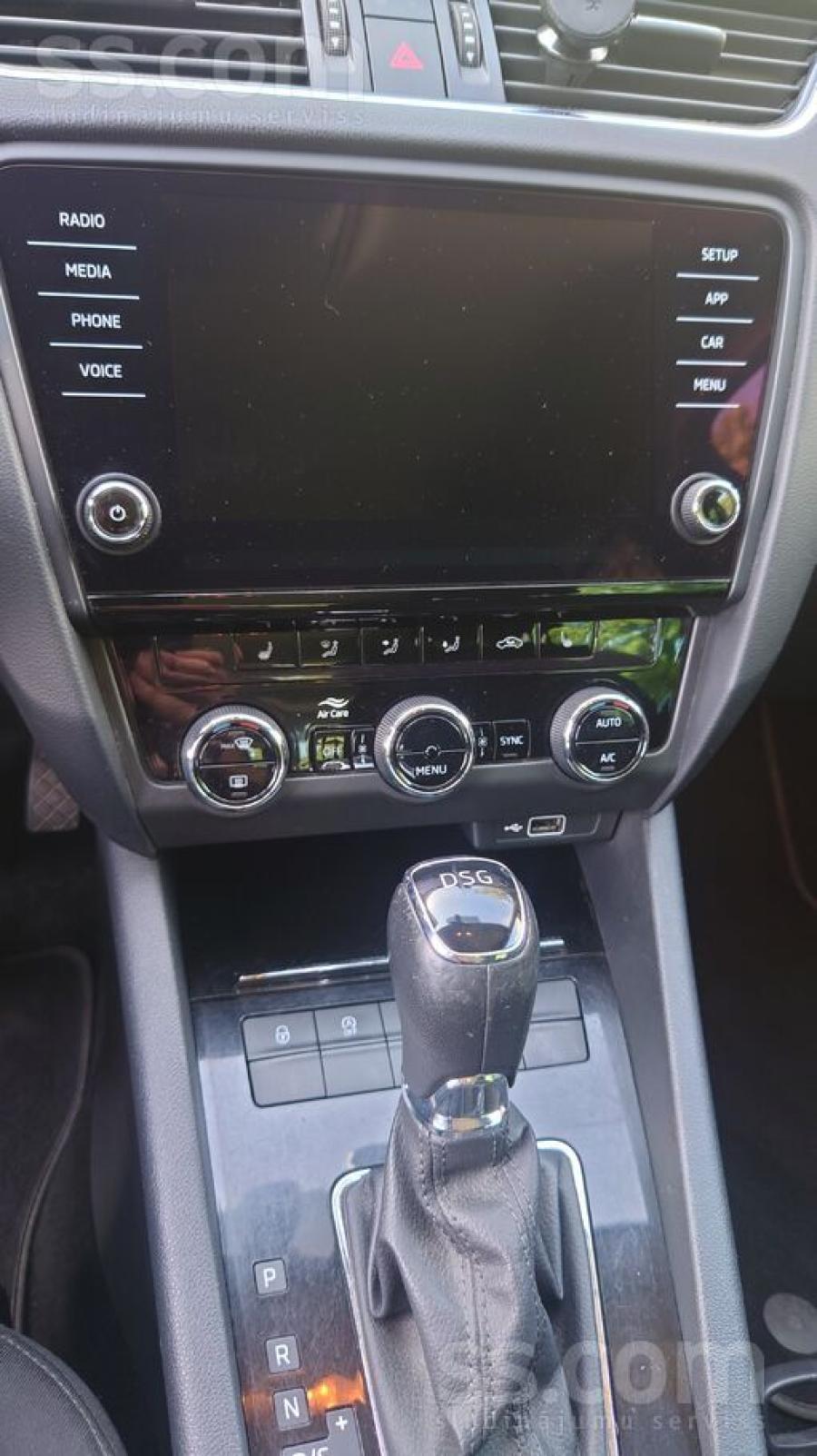 Blue Skoda Octavia 2019 in Riga, with an engine capacity of 1.50 L and mileage of 173 thousand km for 5200 €, photo 5 on AUTOMOTO.COM.LV
