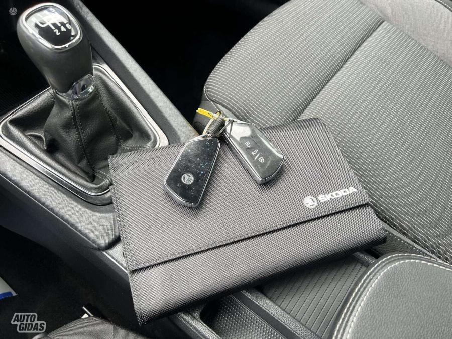 Zils Skoda Octavia 2020 Šauļi, ar dzinēja tilpumu 2.00 L un nobraukumu 131 tūkst. km par 13300 €, foto 25 vietnē AUTOMOTO.COM.LV