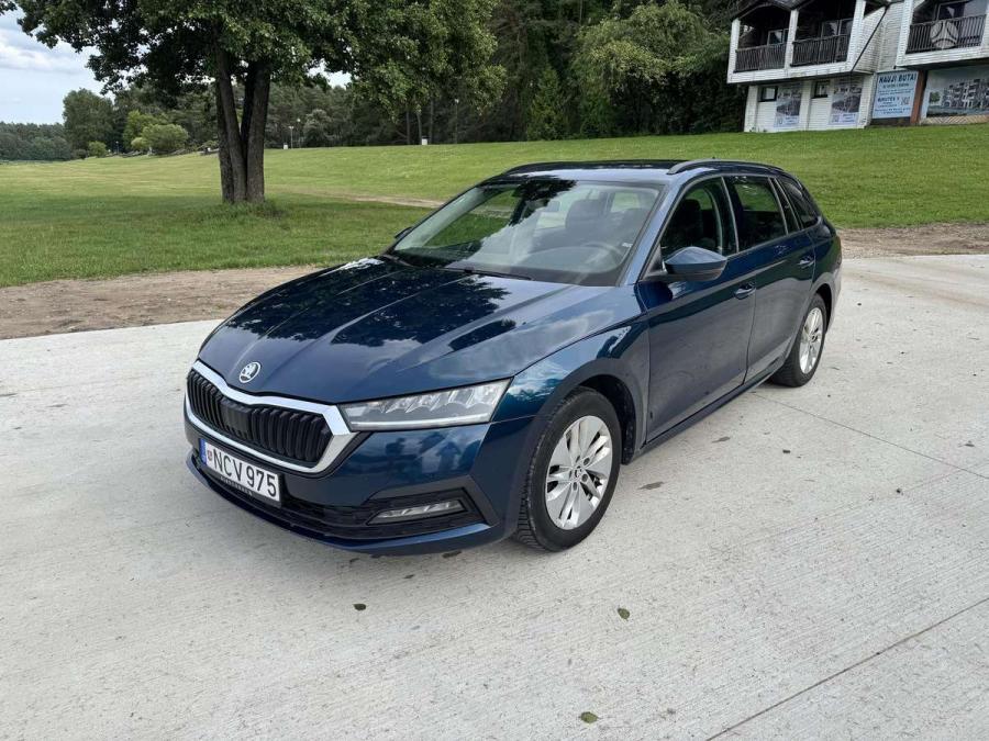 Blue Skoda Octavia 2020 in Vilnius, with an engine capacity of 1.00 L and mileage of 105 thousand km for 9600 €, photo 4 on AUTOMOTO.COM.LV