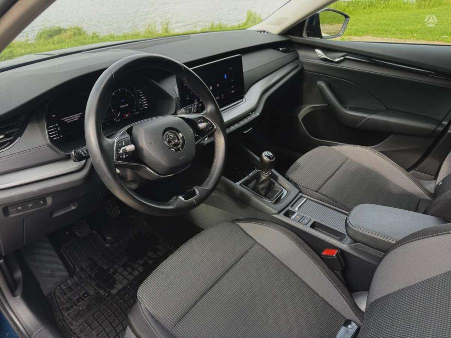 Blue Skoda Octavia 2020 in Vilnius, with an engine capacity of 1.00 L and mileage of 105 thousand km for 9600 €, photo 10 on AUTOMOTO.COM.LV