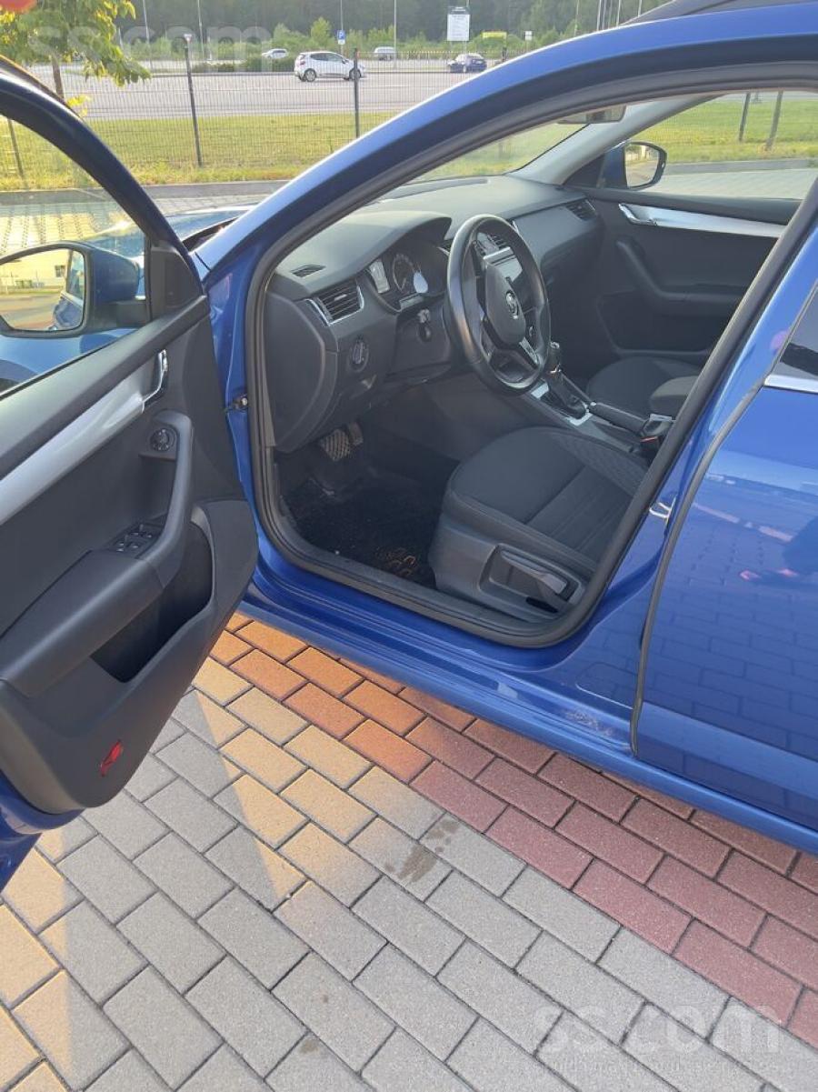 Zils Skoda Octavia 2020 Rīga, ar dzinēja tilpumu 1.50 L un nobraukumu 110 tūkst. km par 11000 €, foto 7 vietnē AUTOMOTO.COM.LV