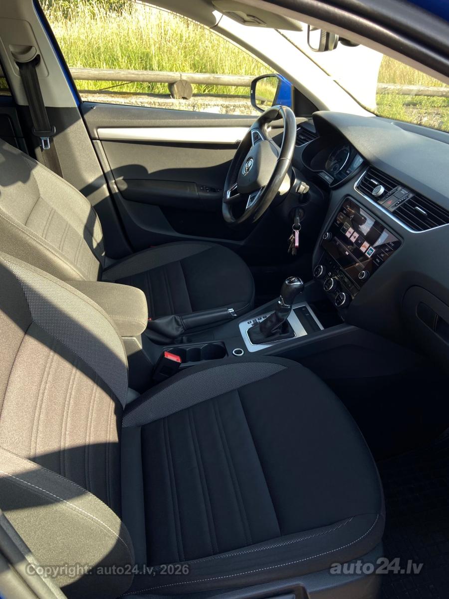 Zils Skoda Octavia 2020 Tallina, ar dzinēja tilpumu 1.50 L un nobraukumu 250 tūkst. km par 8500 €, foto 8 vietnē AUTOMOTO.COM.LV