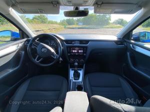 Zils Skoda Octavia 2020 Tallina, ar dzinēja tilpumu 1.50 L un nobraukumu 250 tūkst. km par 8500 €, foto 9 vietnē AUTOMOTO.COM.LV