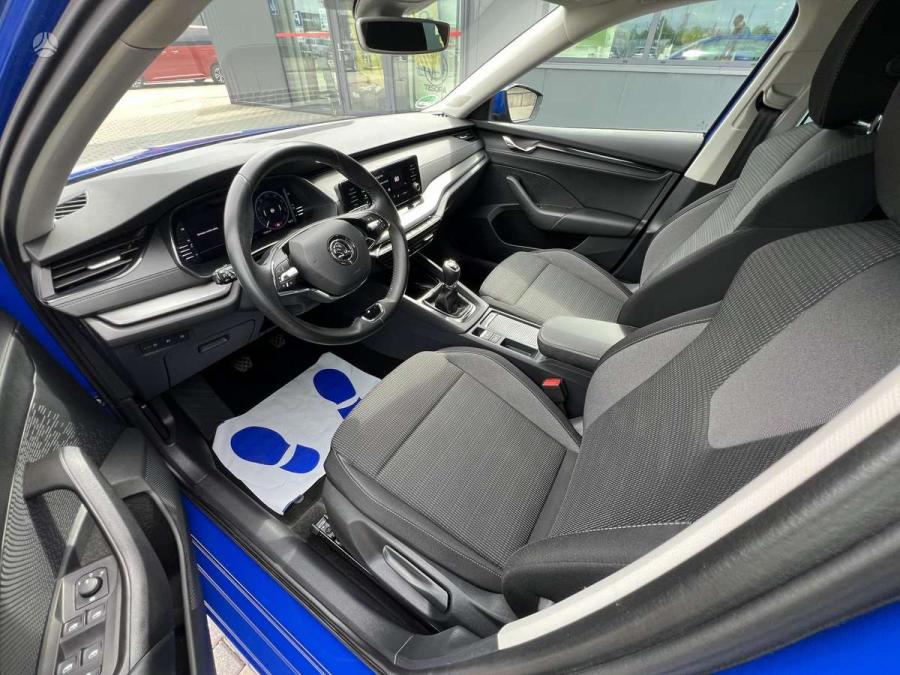 Blue Skoda Octavia 2020 in Siauliai, with an engine capacity of 1.97 L and mileage of 131 thousand km for 13300 €, photo 13 on AUTOMOTO.COM.LV