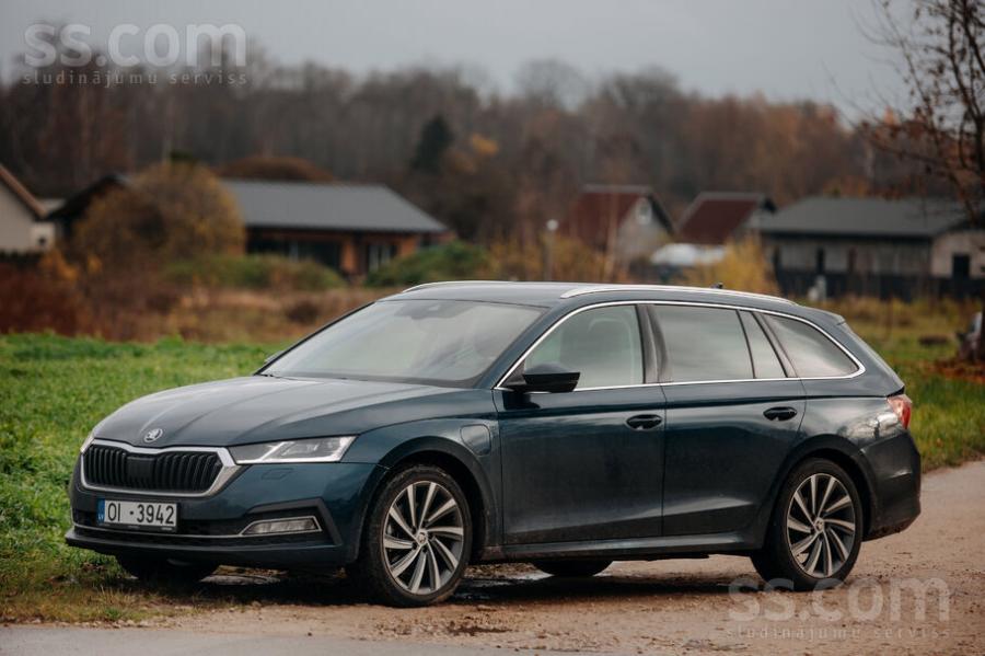 Blue Skoda Octavia 2021 in Riga, with an engine capacity of 1.40 L and mileage of 78 thousand km for 20750 €, photo 2 on AUTOMOTO.COM.LV