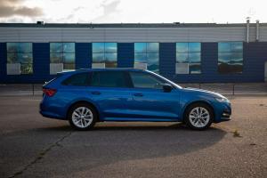 Blue Skoda Octavia 2021 in Kaunas, with an engine capacity of 2.00 L and mileage of 200 thousand km for 13999 €, photo 2 on AUTOMOTO.COM.LV