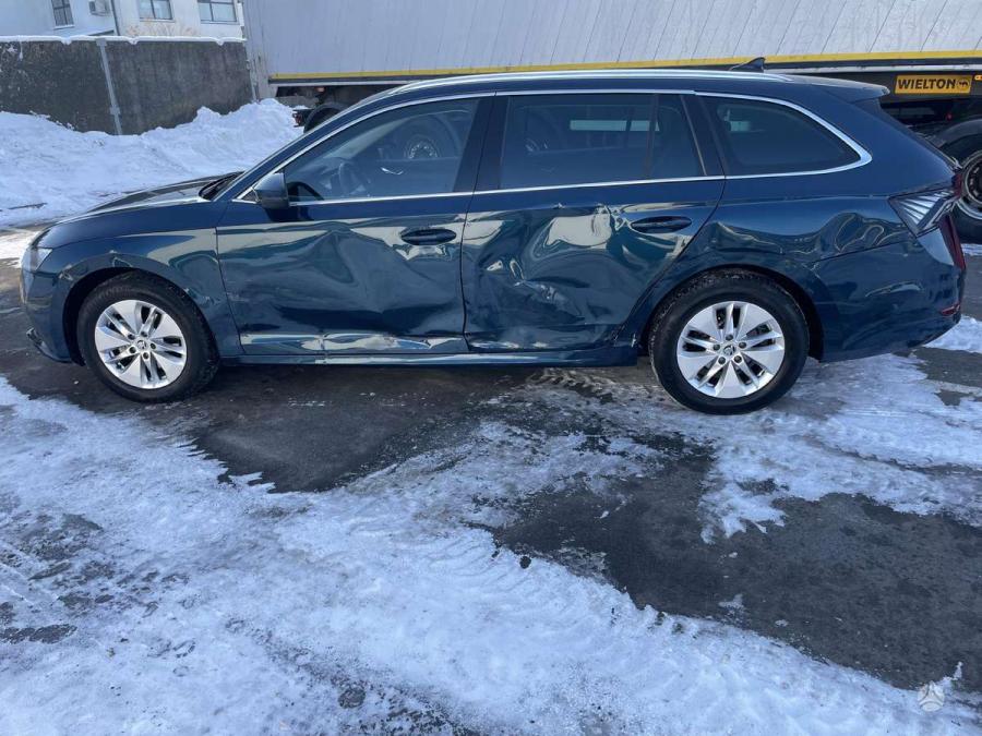 Blue Skoda Octavia 2021 in Kaunas, with an engine capacity of 1.00 L and mileage of 40 thousand km for 13500 €, photo 21 on AUTOMOTO.COM.LV