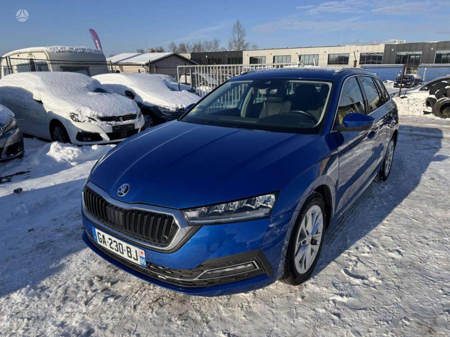 Blue Skoda Octavia 2021 in Kaunas, with an engine capacity of 1.97 L and mileage of 200 thousand km for 16400 €, photo 1 on AUTOMOTO.COM.LV