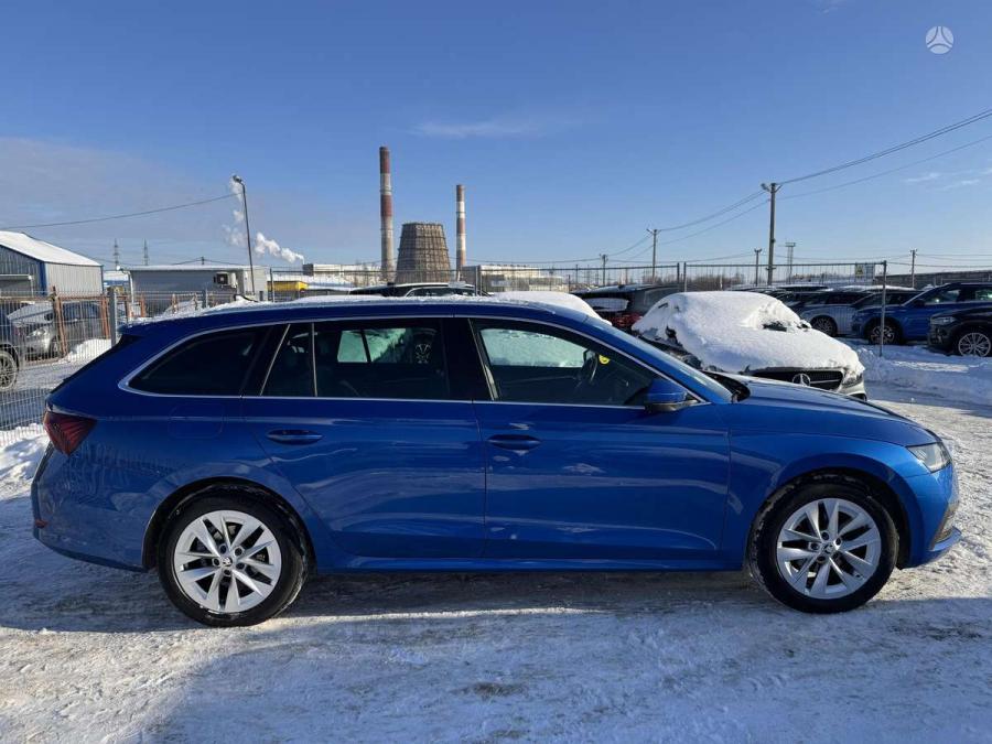 Blue Skoda Octavia 2021 in Kaunas, with an engine capacity of 1.97 L and mileage of 200 thousand km for 16400 €, photo 4 on AUTOMOTO.COM.LV