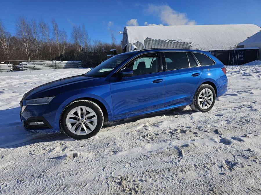 Blue Skoda Octavia 2021 in Kaunas, with an engine capacity of 0.20 L and mileage of 200 thousand km for 13999 €, photo 26 on AUTOMOTO.COM.LV