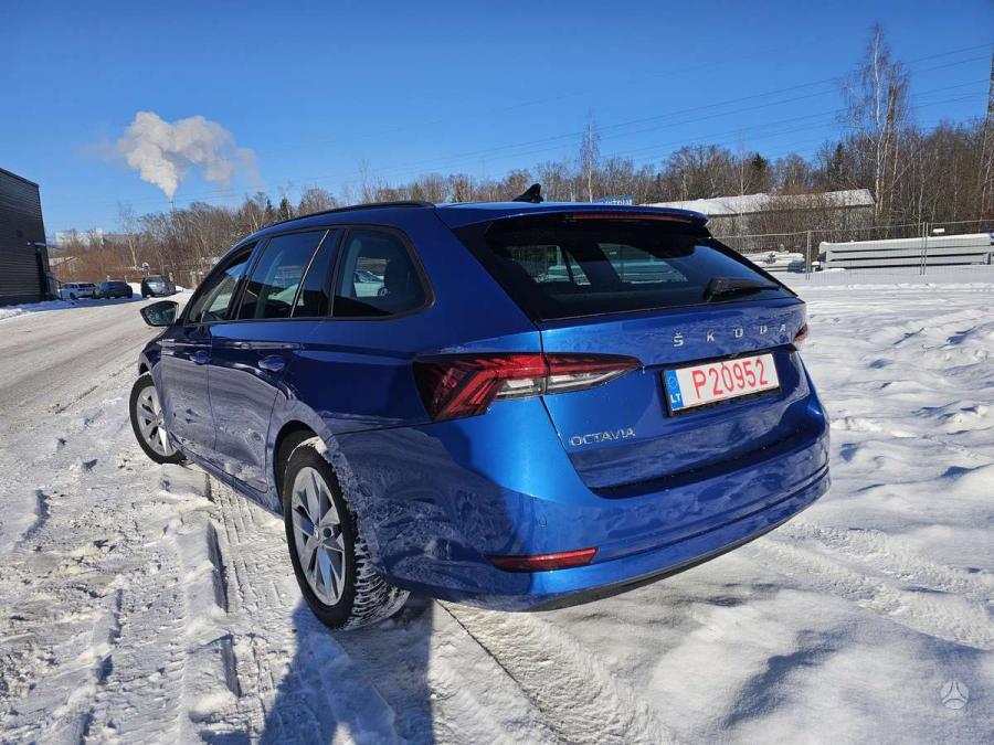 Blue Skoda Octavia 2021 in Kaunas, with an engine capacity of 0.20 L and mileage of 200 thousand km for 13999 €, photo 27 on AUTOMOTO.COM.LV