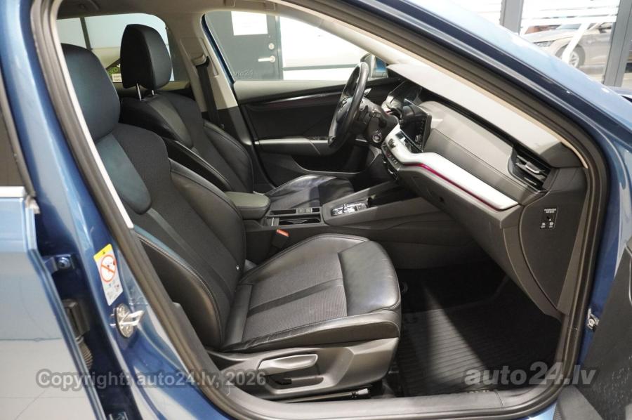 Zils Skoda Octavia 2021 Tallina, ar dzinēja tilpumu 1.50 L un nobraukumu 150 tūkst. km par 15900 €, foto 15 vietnē AUTOMOTO.COM.LV