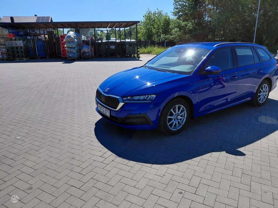 Blue Skoda Octavia 2021 in Vilnius, with an engine capacity of 1.97 L and mileage of 231 thousand km for 12000 €, photo 1 on AUTOMOTO.COM.LV