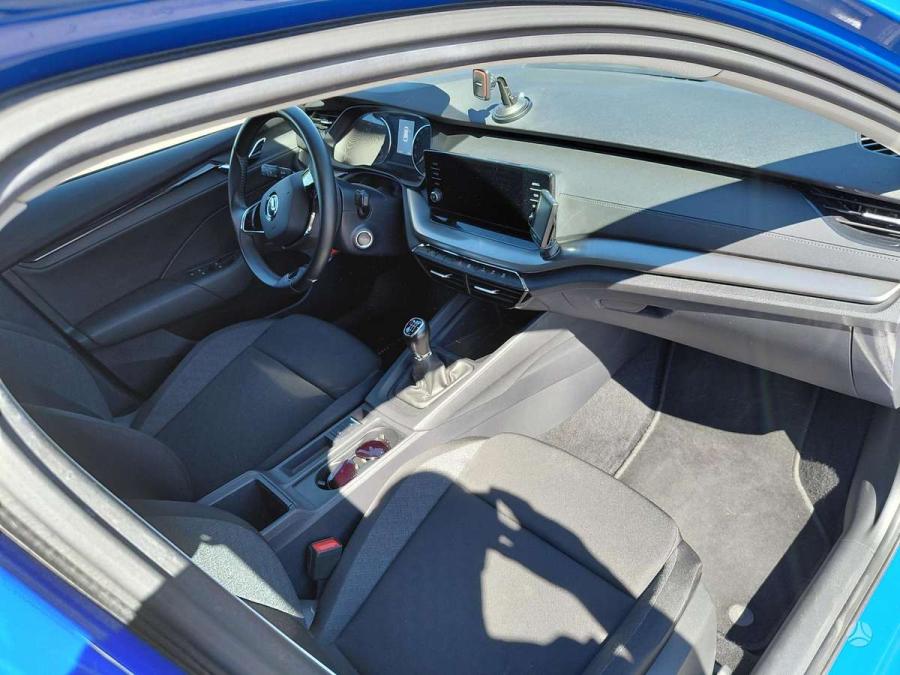 Blue Skoda Octavia 2021 in Vilnius, with an engine capacity of 1.97 L and mileage of 231 thousand km for 12000 €, photo 13 on AUTOMOTO.COM.LV