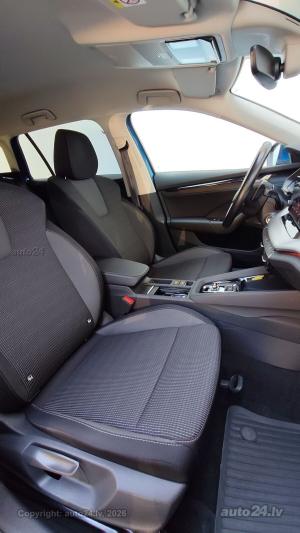 Blue Skoda Octavia 2021 in Tallinn, with an engine capacity of 1.97 L and mileage of 130 thousand km for 17995 €, photo 7 on AUTOMOTO.COM.LV