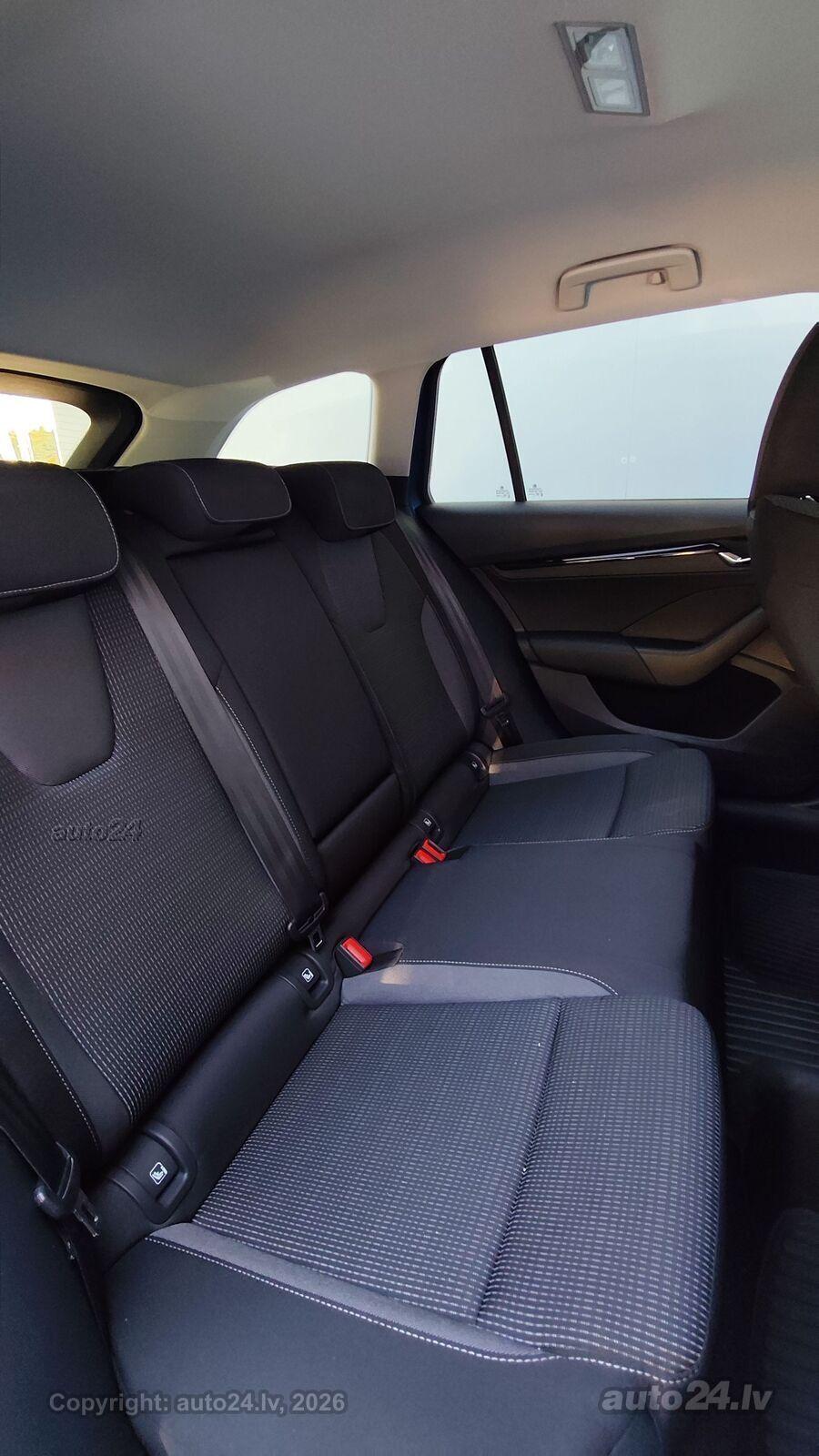Blue Skoda Octavia 2021 in Tallinn, with an engine capacity of 1.97 L and mileage of 130 thousand km for 17995 €, photo 8 on AUTOMOTO.COM.LV