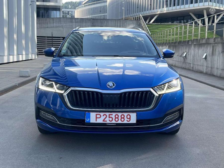 Blue Skoda Octavia 2021 in Vilnius, with an engine capacity of 1.97 L and mileage of 178 thousand km for 16904 €, photo 4 on AUTOMOTO.COM.LV