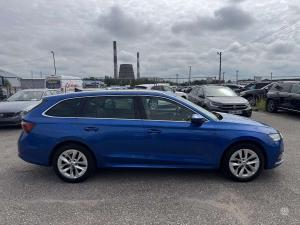 Blue Skoda Octavia 2021 in Kaunas, with an engine capacity of 1.97 L and mileage of 200 thousand km for 15400 €, photo 5 on AUTOMOTO.COM.LV