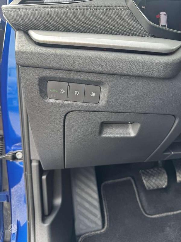 Blue Skoda Octavia 2021 in Kaunas, with an engine capacity of 1.97 L and mileage of 200 thousand km for 15400 €, photo 8 on AUTOMOTO.COM.LV